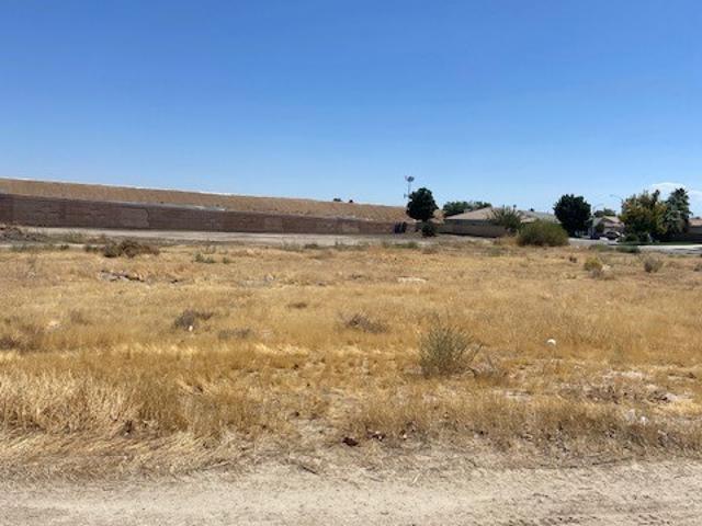 4 Georgia Ct, Lancaster, CA 93536 | MLS #SR24198 | Compass