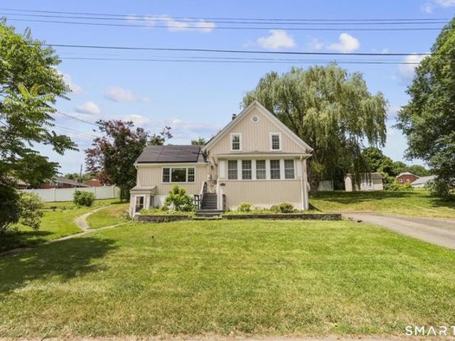 4 Gloria Rd, Cromwell, CT 06416