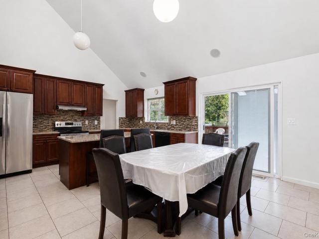 4 Golden Gate Lane