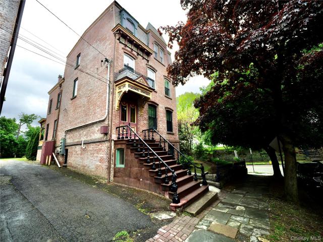 4 Grand Street 2