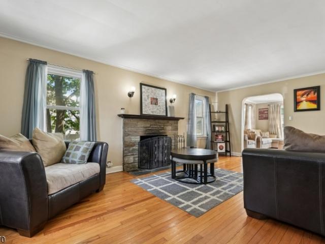 4 Greenwood Ave