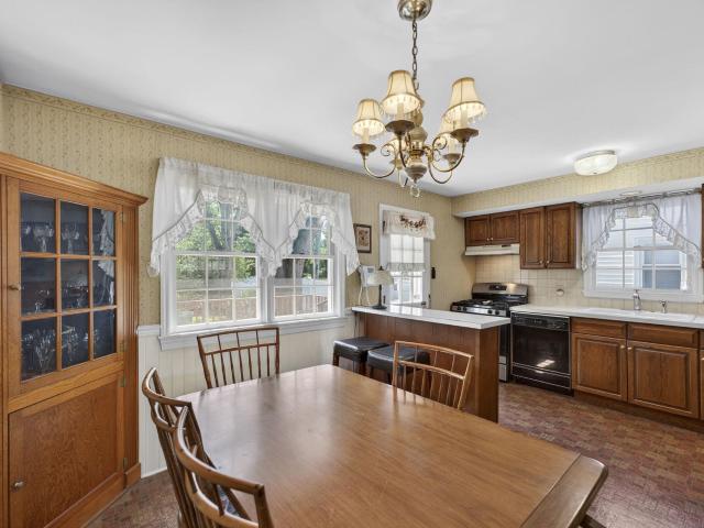 4 Gregory Drive