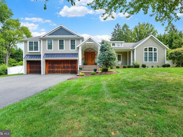 4 Hummingbird Rd, Wyomissing, PA 19610
