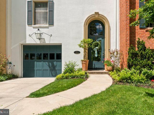 4 Hume Court # 25