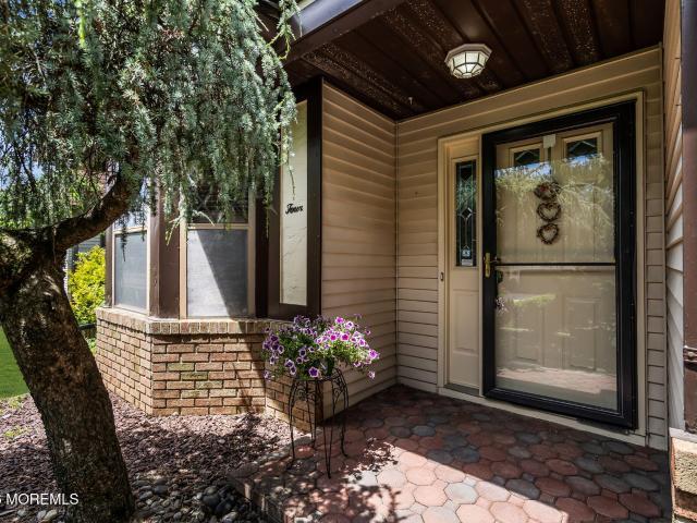 4 Hampton Drive