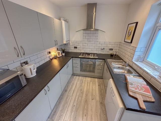 4 Hannan Road L6, Room to rent, £451 pcm | PrimeLocation
