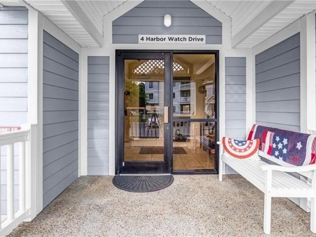 4 Harbor Watch Dr Unit 520, Chesapeake, VA 23320