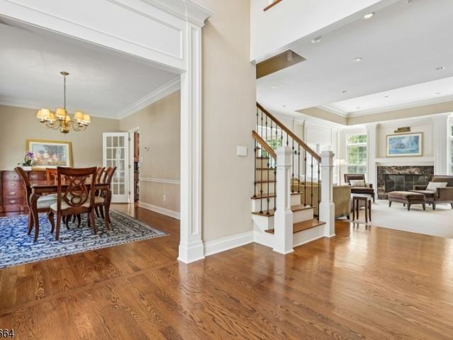 4 Hawkes Ct
