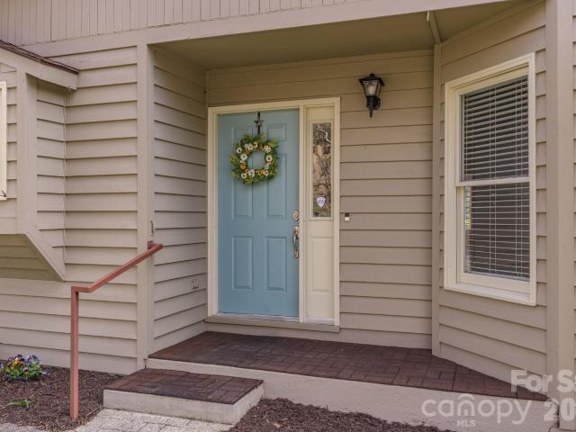 4 Hedgerose Court # D