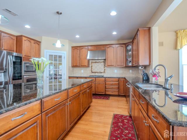 4 Heitz Lane
