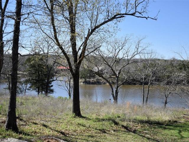 4 Holiday Acres Dr, Fort Towson, OK 74735