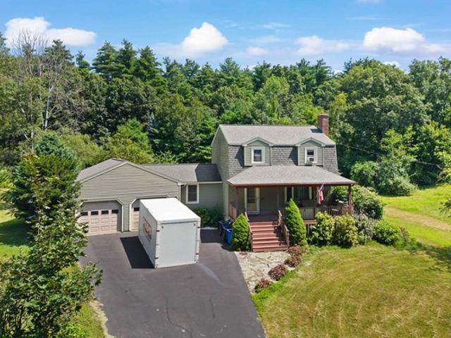 4 Homestead Dr, Derry, NH 03038