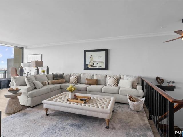4 Horizon Road # 1432