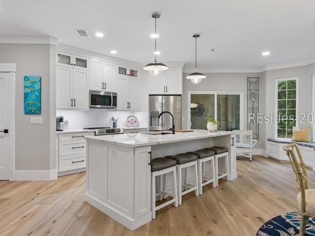 4 Indigo Run Dr Apt 421, Hilton Head Island, SC 29926
