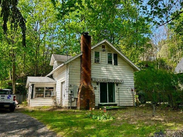 4 Ireland Dr, Fort Johnson, NY 12070