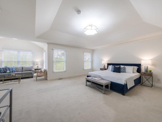 4 Jade Cir