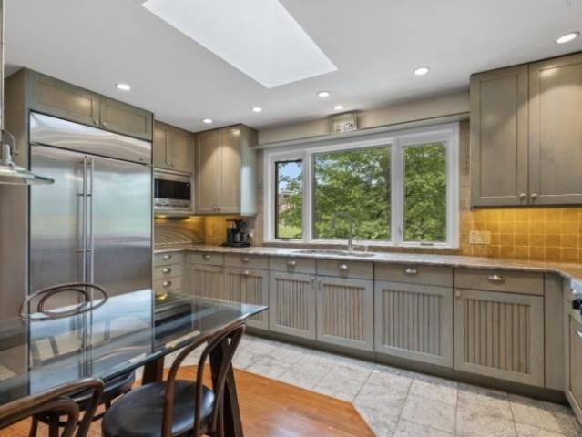 4 Jensen Ct