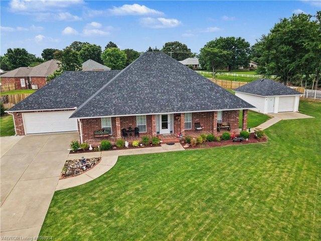 4 Katie Ct, Lavaca, AR 72941