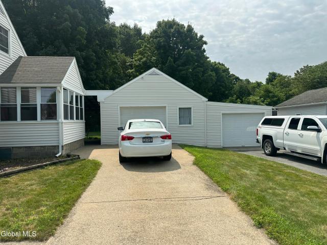 4 Kelly Avenue
