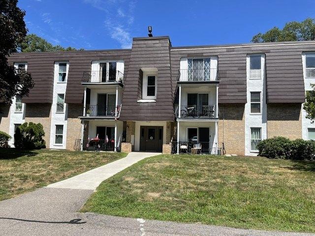 4 Kennedy Ln Apt 49, Milford, MA 01757