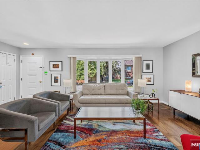 4 Kenyon Court