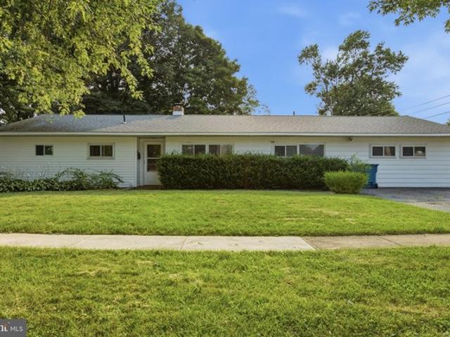 4 Knickerbocker Dr, Newark, DE 19713