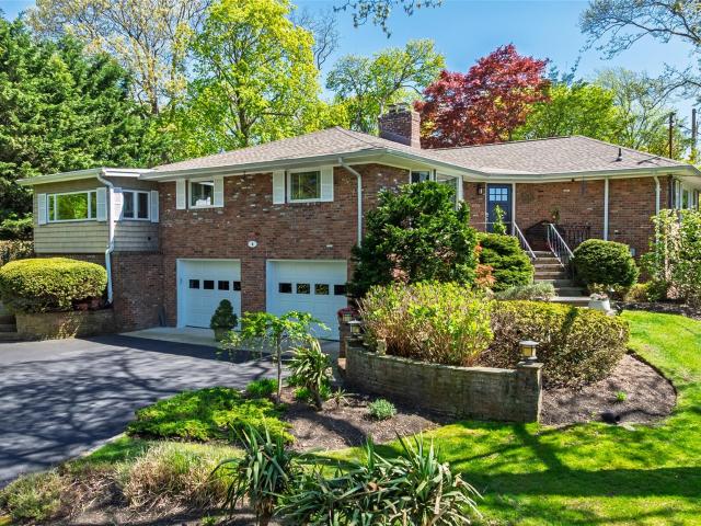 4 Knoll Top Rd, Stony Brook, NY 11790 | Compass
