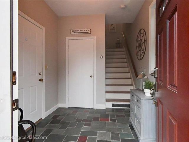 4 Lucas Avenue, Newport, US, RI