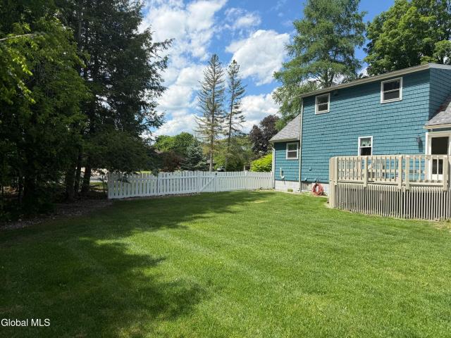 4 Lynnfield Drive