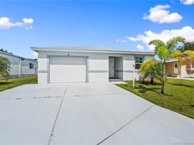 4 La Paloma Ln, Port St. Lucie, FL 34984 | MLS #M20055
