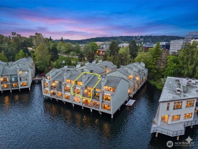 4 Lake Bellevue Dr Apt 206, Bellevue, WA 98005