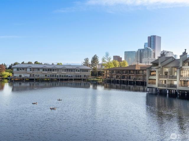 4 Lake Bellevue Drive # 206