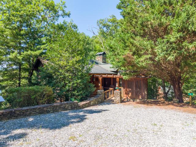 4 Lakeside Trail