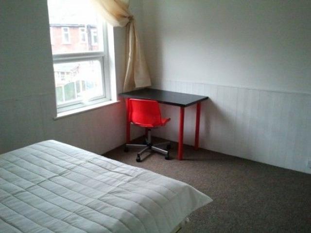 4 Large Double bedrooms £65.00 pppwk