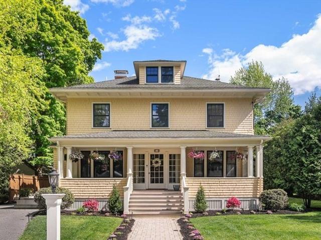 4 Lawrence St, Winchester, MA 01890