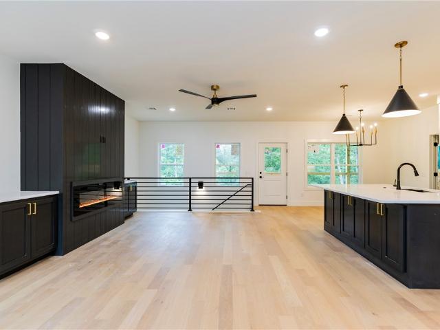 4 Lauder Circle