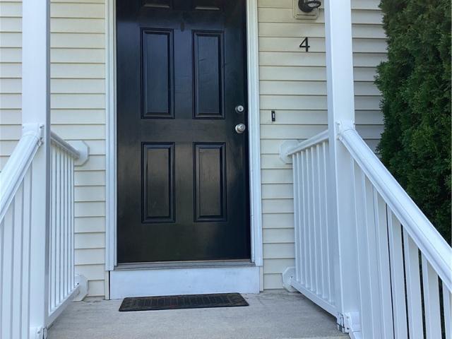 4 Legris Commons Lane 4
