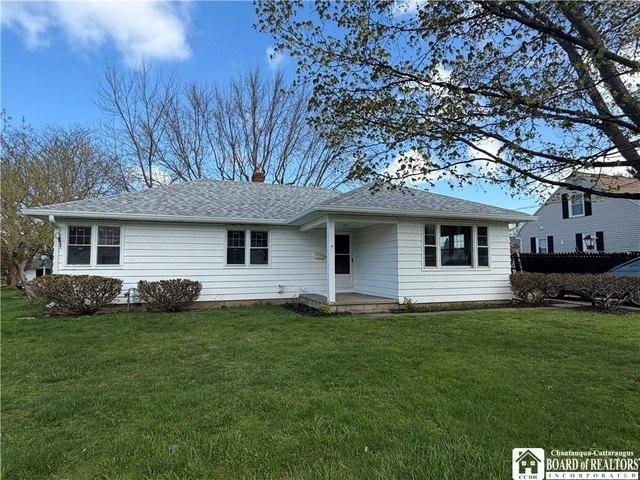 4 Leon Pl, Fredonia, NY 14063