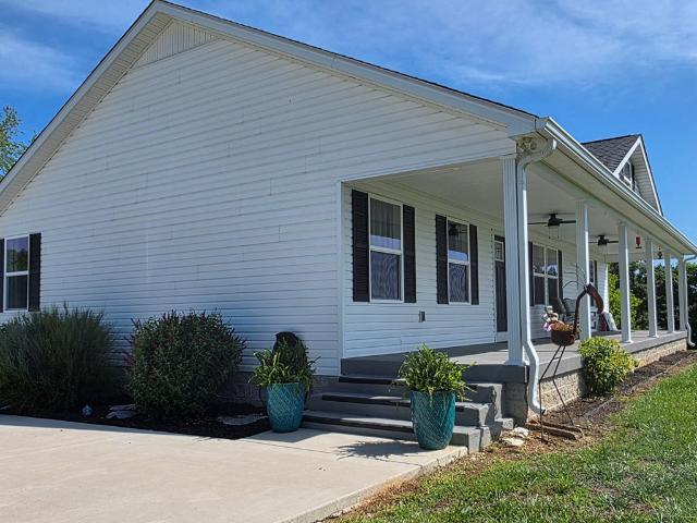 4 Lewis James Ln