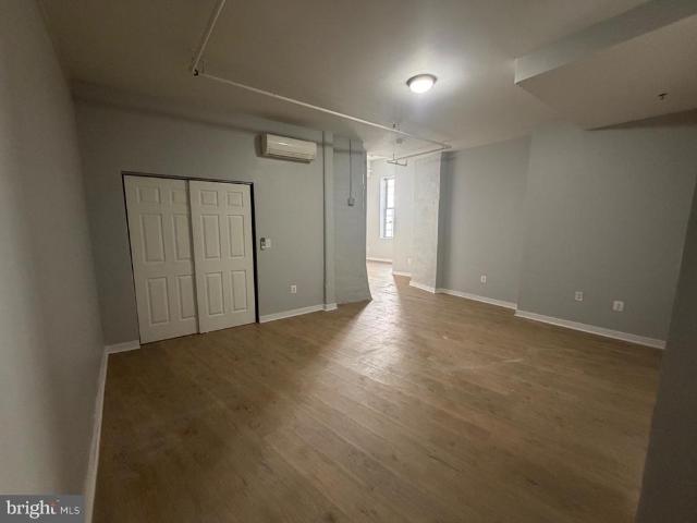4 Leverington Avenue # 102