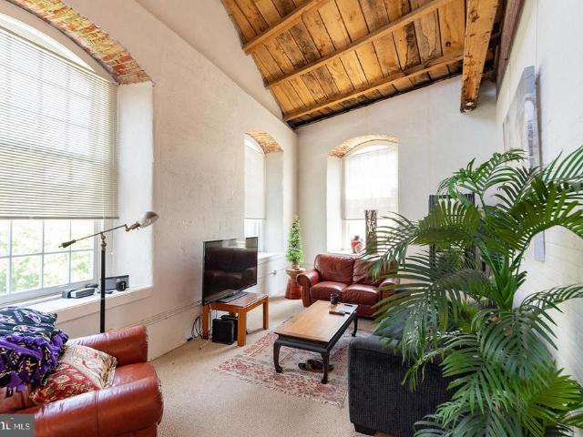 4 Leverington Avenue # UNIT 306