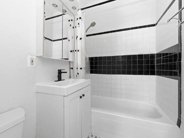 4 Lexington Avenue 2N