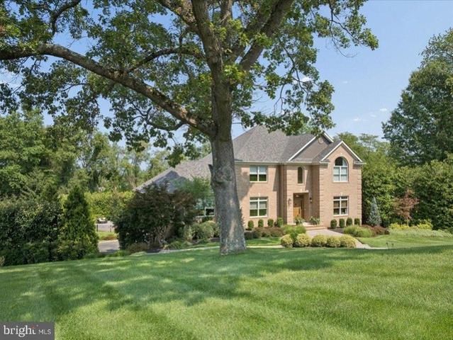 4 Liberty Ln, Millstone Township, NJ 08535