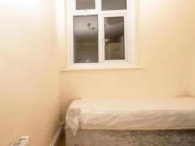 4 Linden Gardens, London, W2 4ET, United Kingdom | Studio apartment for rent #138850223 | Rentberry
