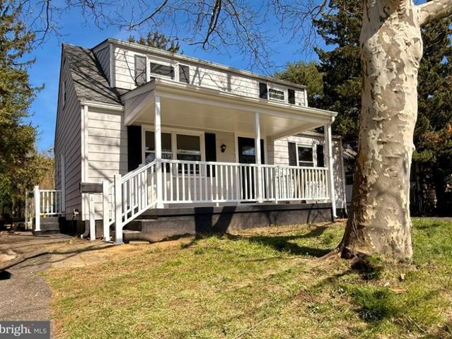4 Llewellyn Pl, Hamilton, NJ 08620