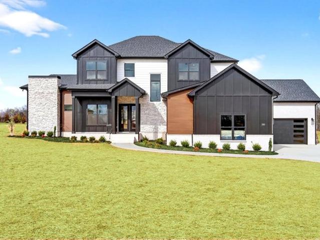 4 Pace Rd, Clarksville, TN 37043