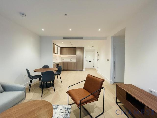 4 Palmer Road, SW11 1 bed flat to rent £3,120 pcm £720 pw