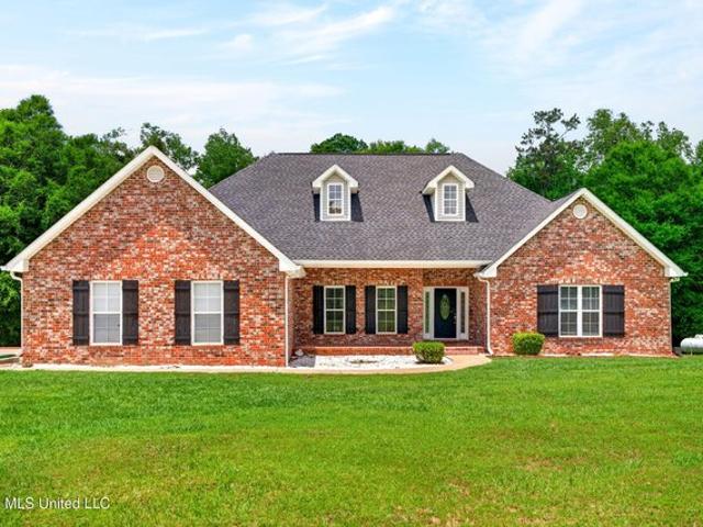 4 Papps Cir, Carriere, MS 39426