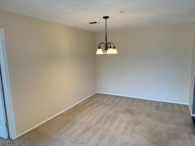 4 Paris Cir