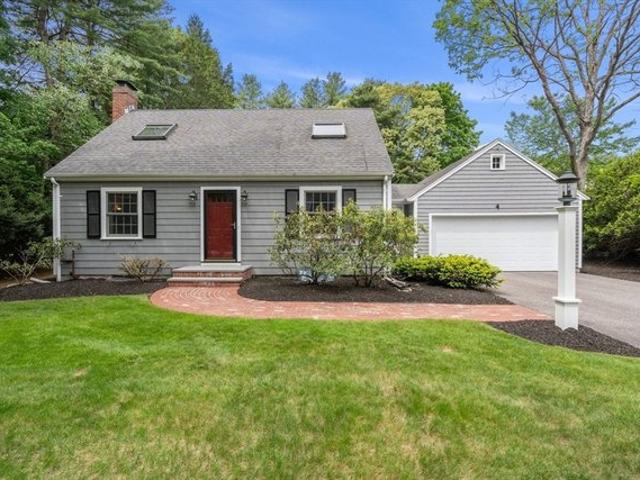4 Park Ave, Dover, MA 02030